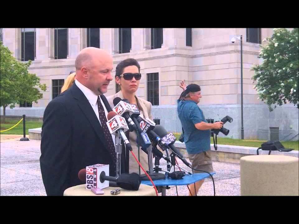 Ronnie Gilley speaks to the media - YouTube