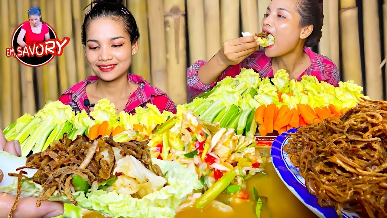 របៀបធ្វេីជ្រក់ជេីងទាអត់ឆ្អឹង_How To Made Pickled Duck Feet - YouTube