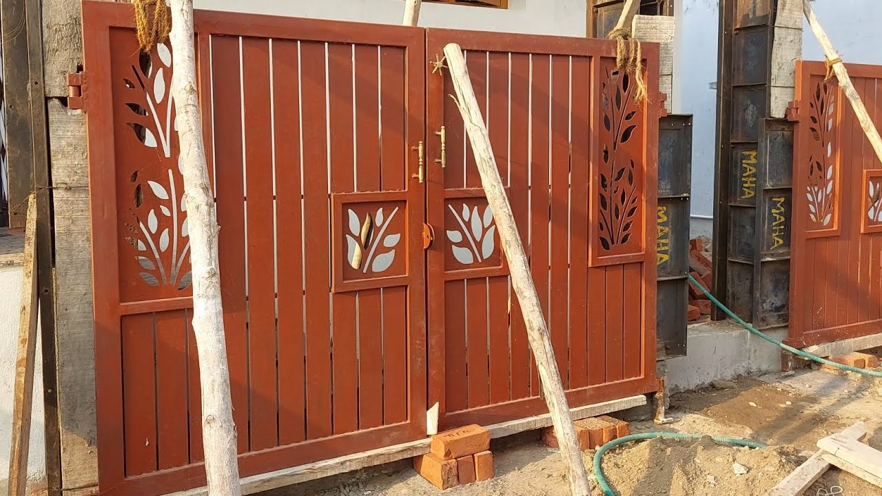 Front main gate fitting work | fabrication gate - YouTube