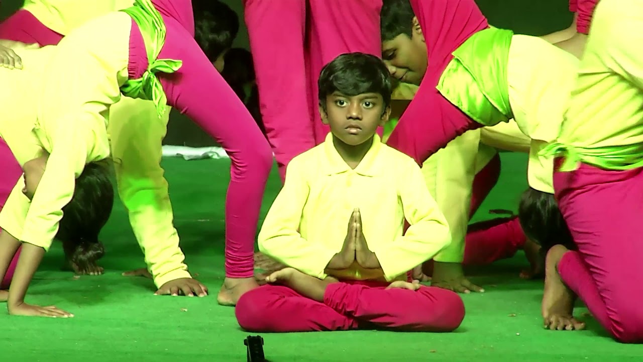 A stunning Yoga Performance-Annual Day-2018 - YouTube