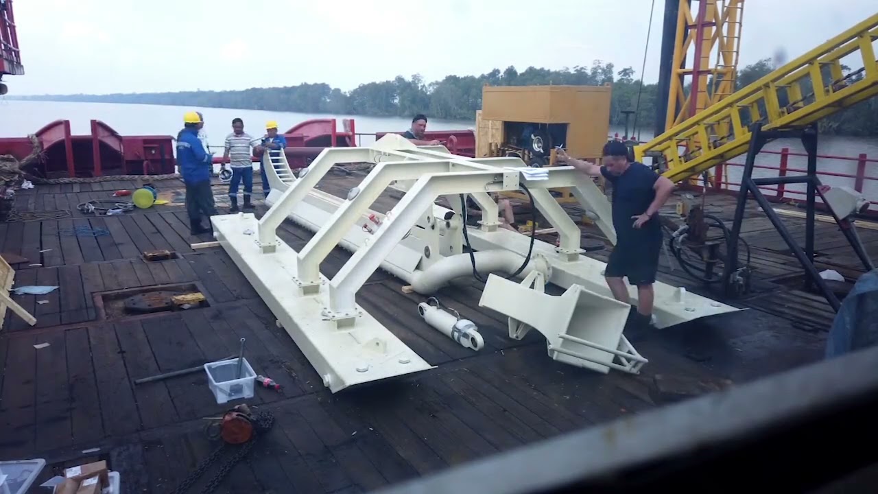 SS1 Cable Jet Trencher - Mobilisation Activities - YouTube