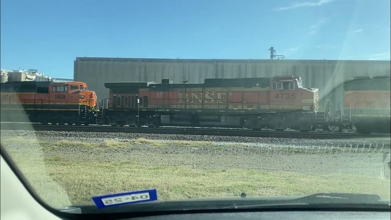 BNSF 4704 leads the Q-CHIPEA at Saginaw, TX + L-RDV0711 - YouTube