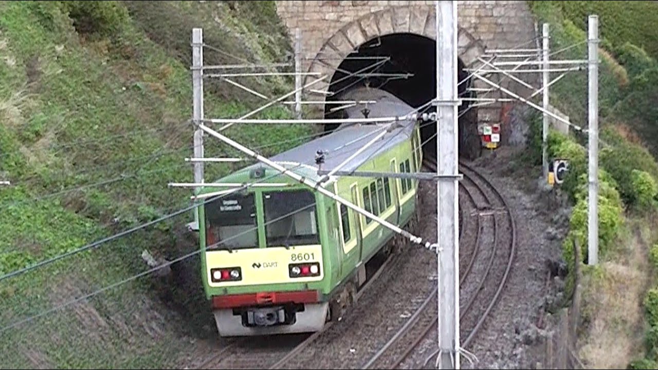 IE 8500 Class Dart Trains 8601 and 8603 - Vico Road, Dalkey - YouTube