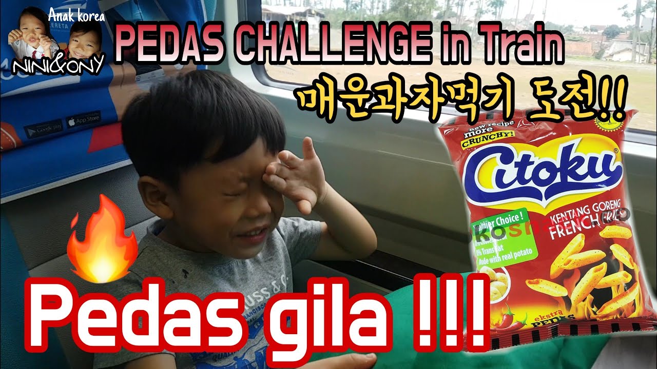 kids try indonesian spicy snack |kue pedas 매운과자 - YouTube
