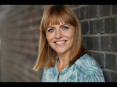VoiceOver Video Reel. Northern female VoiceOver Artist - YouTube