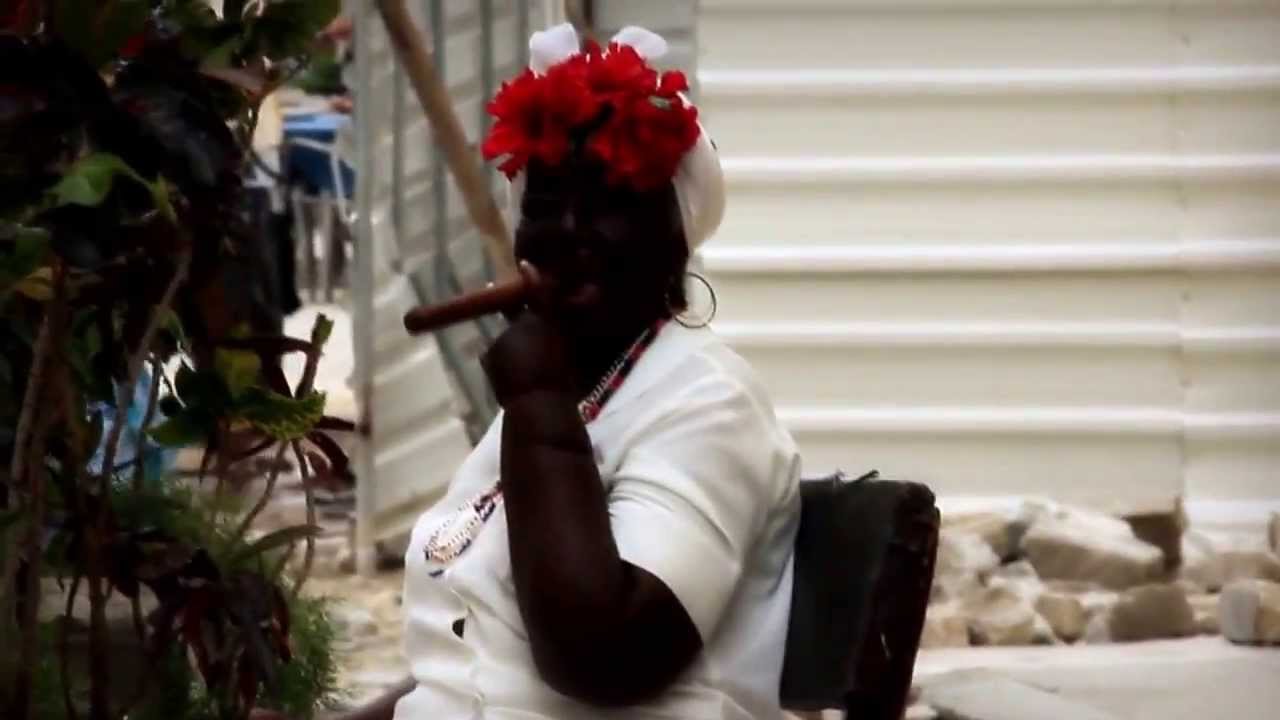 Orishas - A lo cubano - Vídeo MMJ 2013 - YouTube