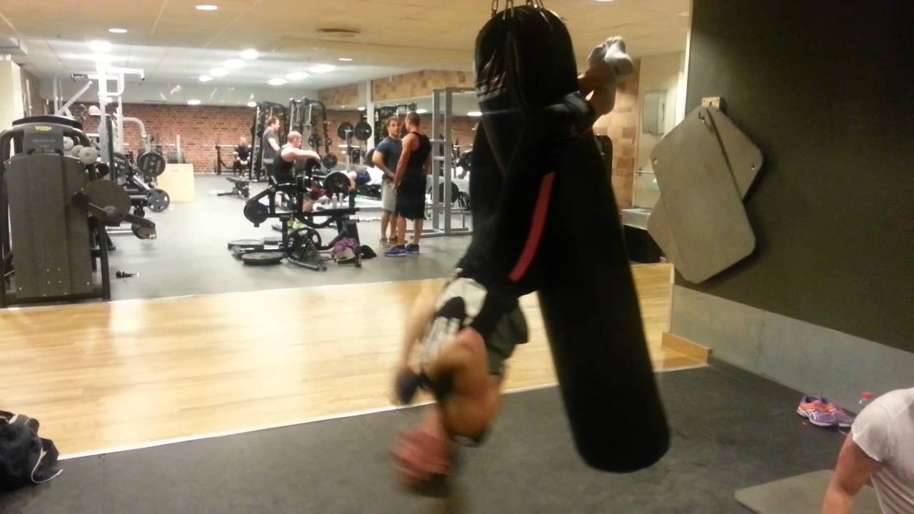 Abs workout on punching bag - YouTube