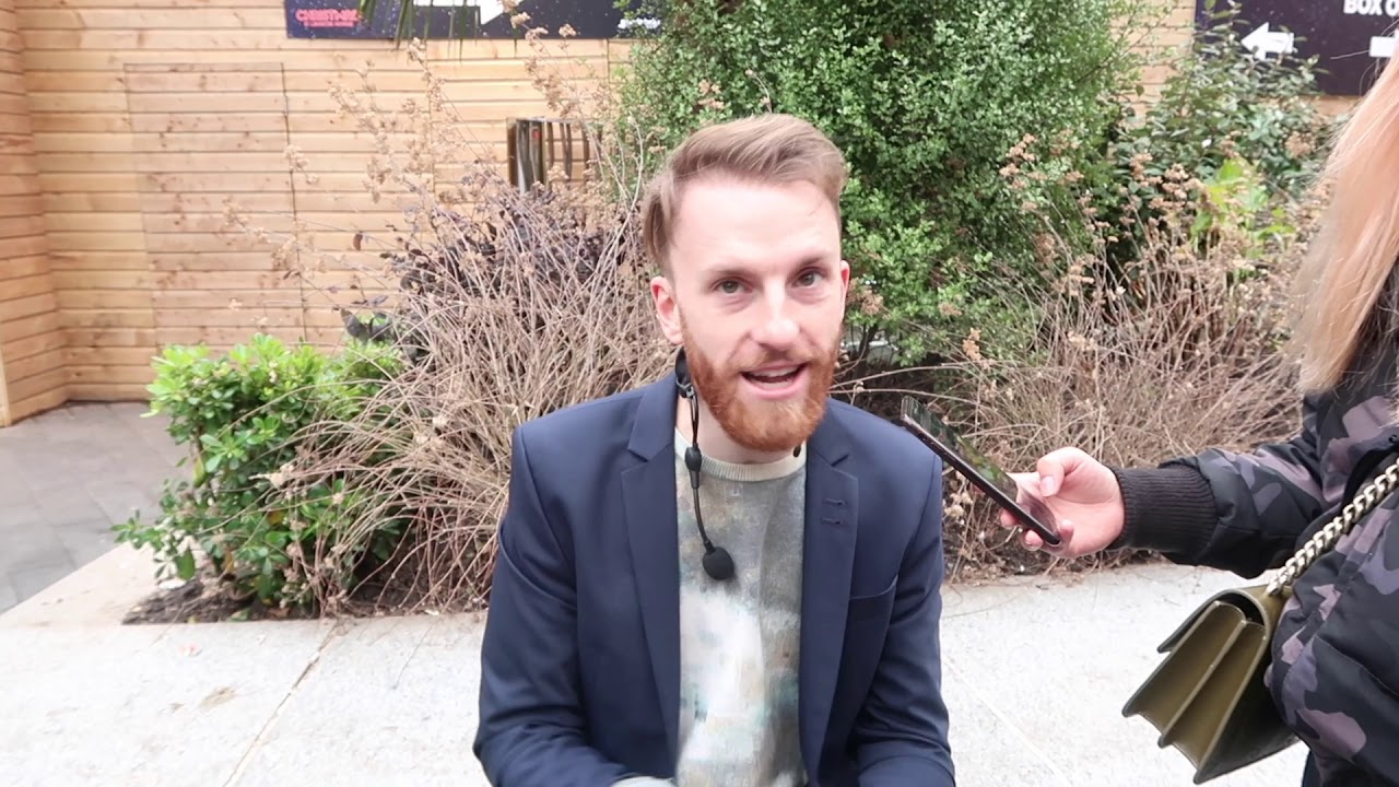 Buskers UK presents....Steven Bridges! - YouTube