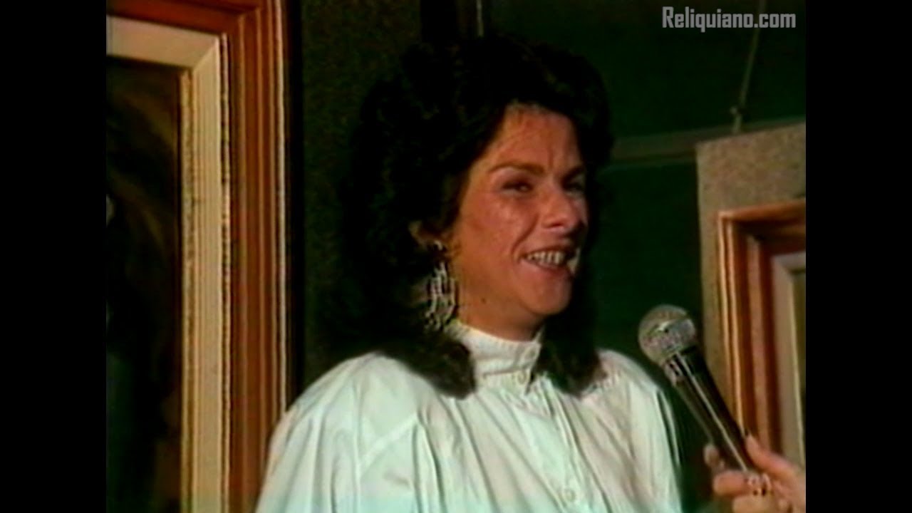 Angela Carvalho, pintora, sobre seu trabalho. - YouTube