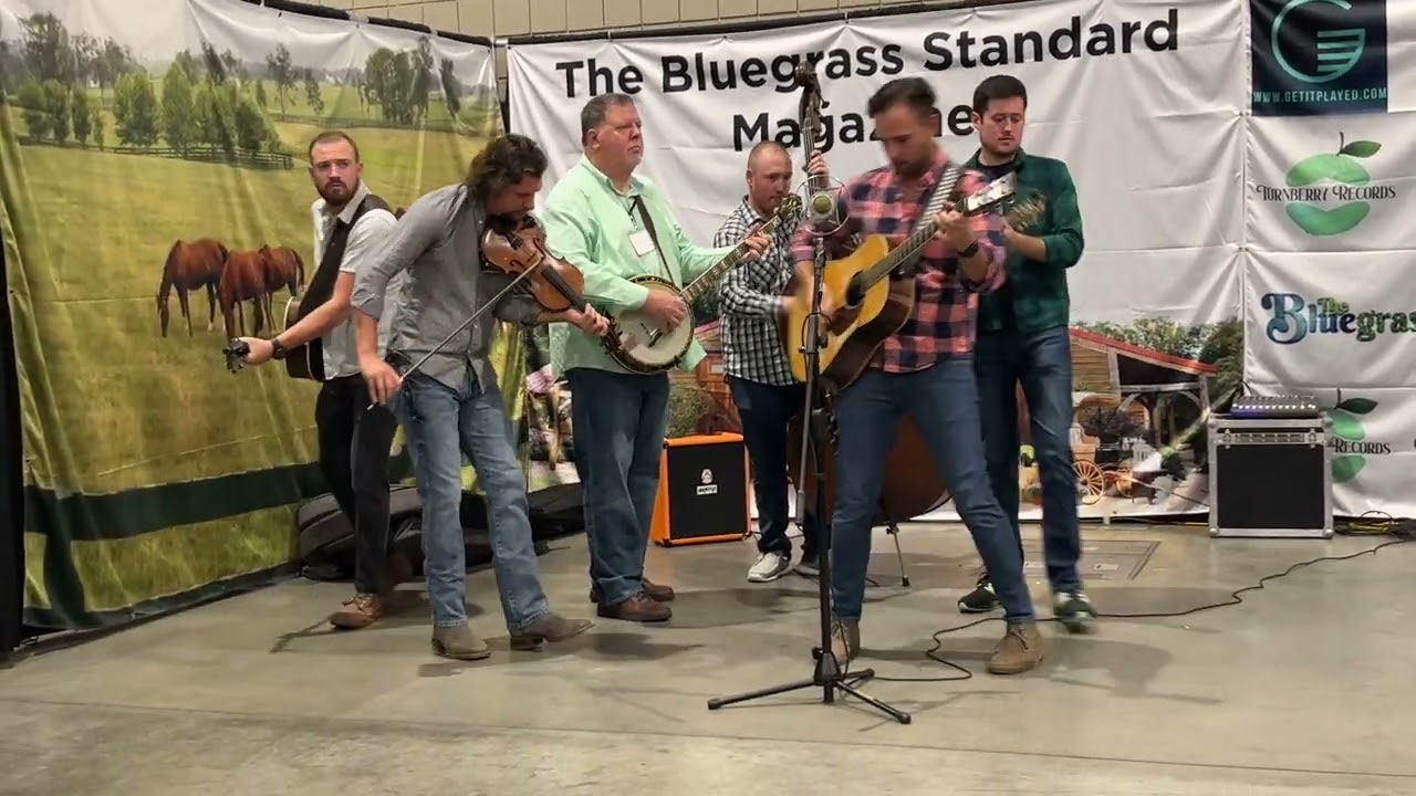Sideline Bluegrass at the IBMA 2022 - YouTube