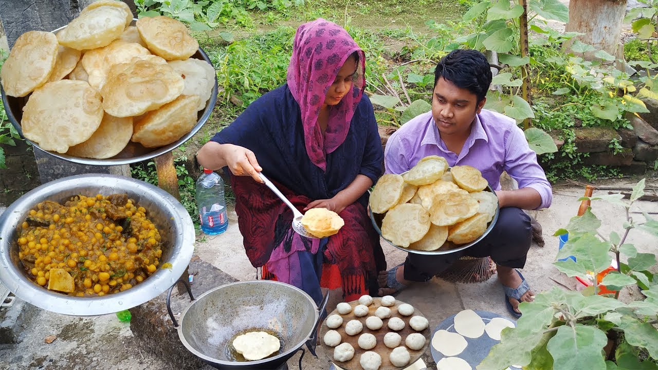 Bangali Favorite Fulko Luchi and Mutton Ghugni | Village Style Luchi ...
