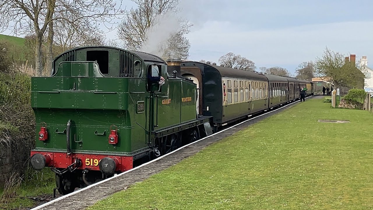 GWR ‘Large Prairie Tank’ No.5199 arrives & departs Washford on the West ...
