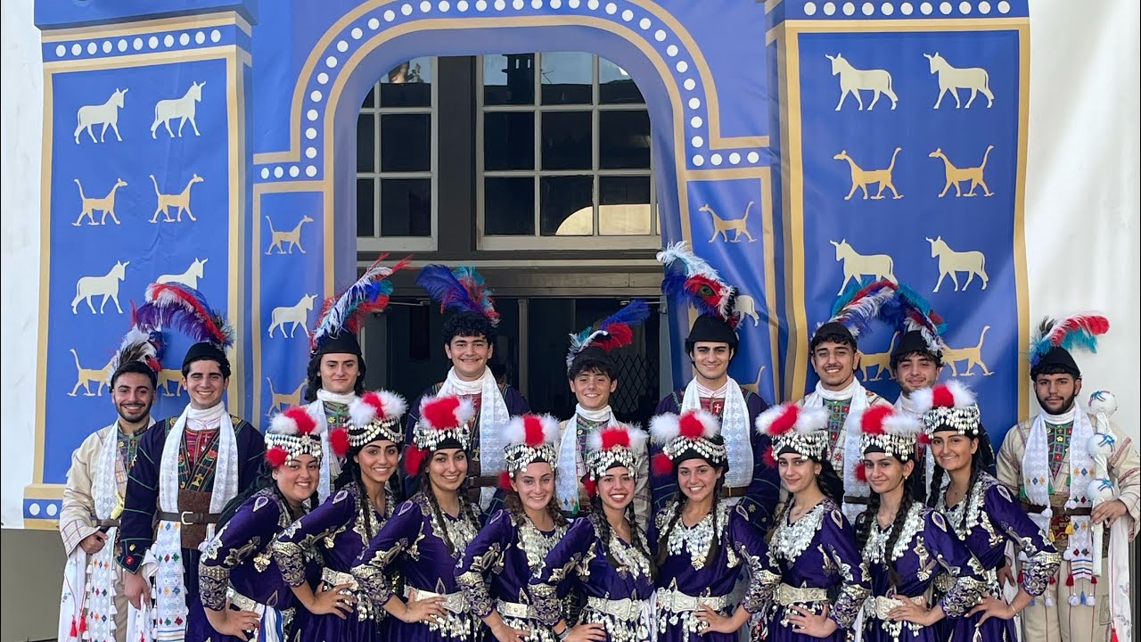 Entrance & Kochari (Nahrain Dance Group) - YouTube