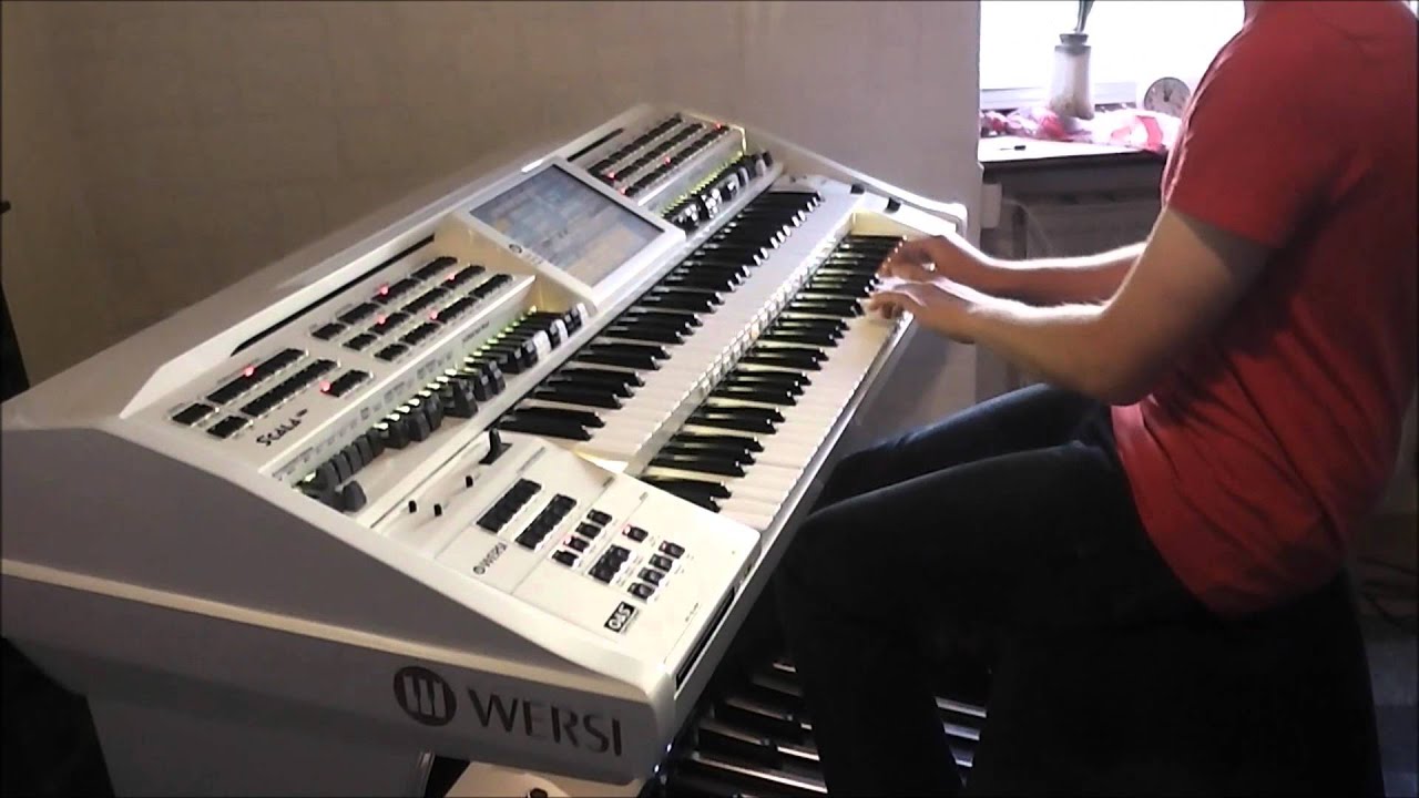 Villamartin an WERSI Scala GS700 - YouTube