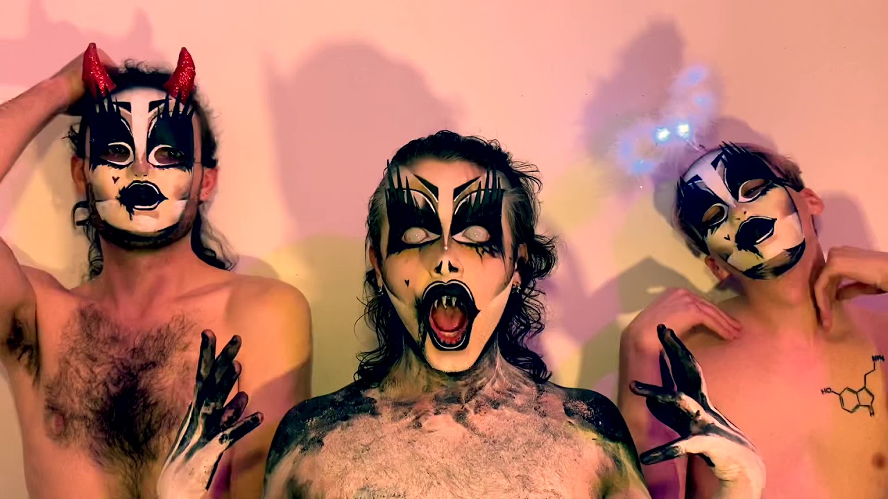 Cash Machine by Oliver Tree Featuring VIVIKA DARKO - YouTube