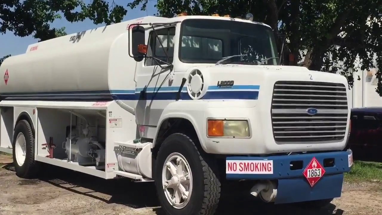 5k Jet A fuel truck unit 5562. Operating video HD - YouTube