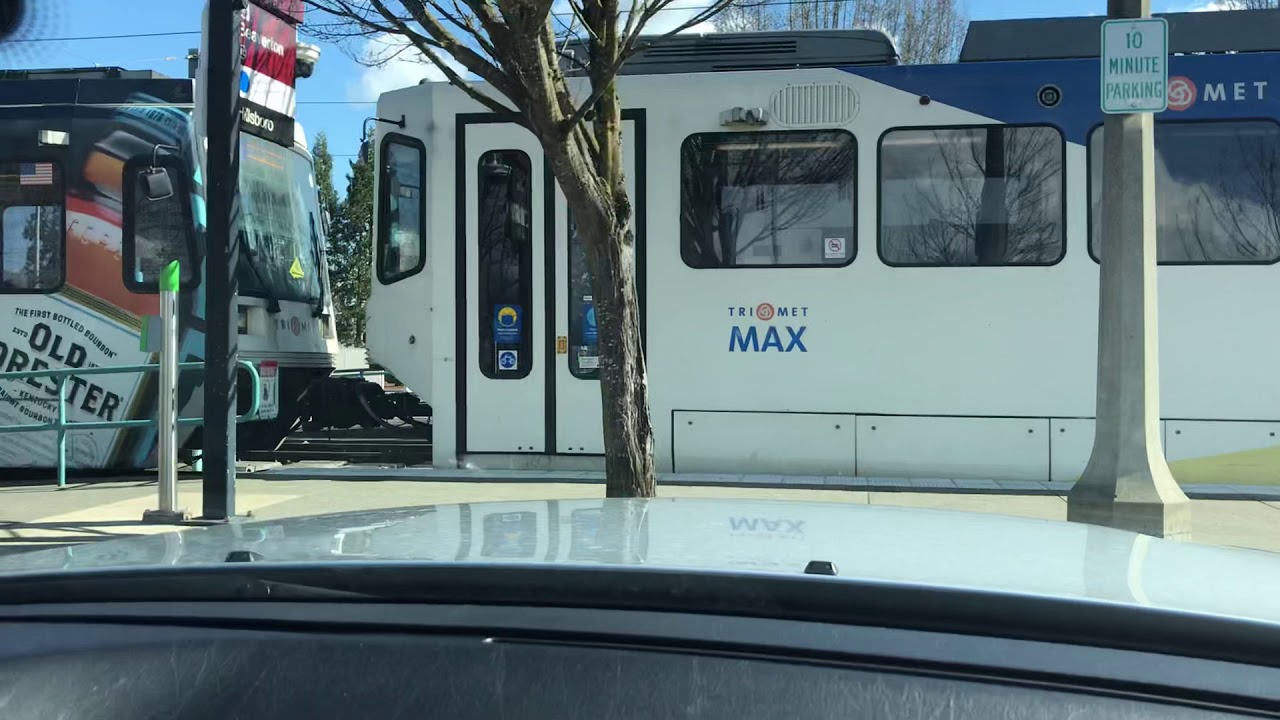 Trimet Max blue line to Hillsboro at Beaverton tc - YouTube