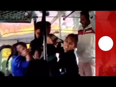 Indien: Frauen im Bus setzen sich gegen Belästigung zur Wehr