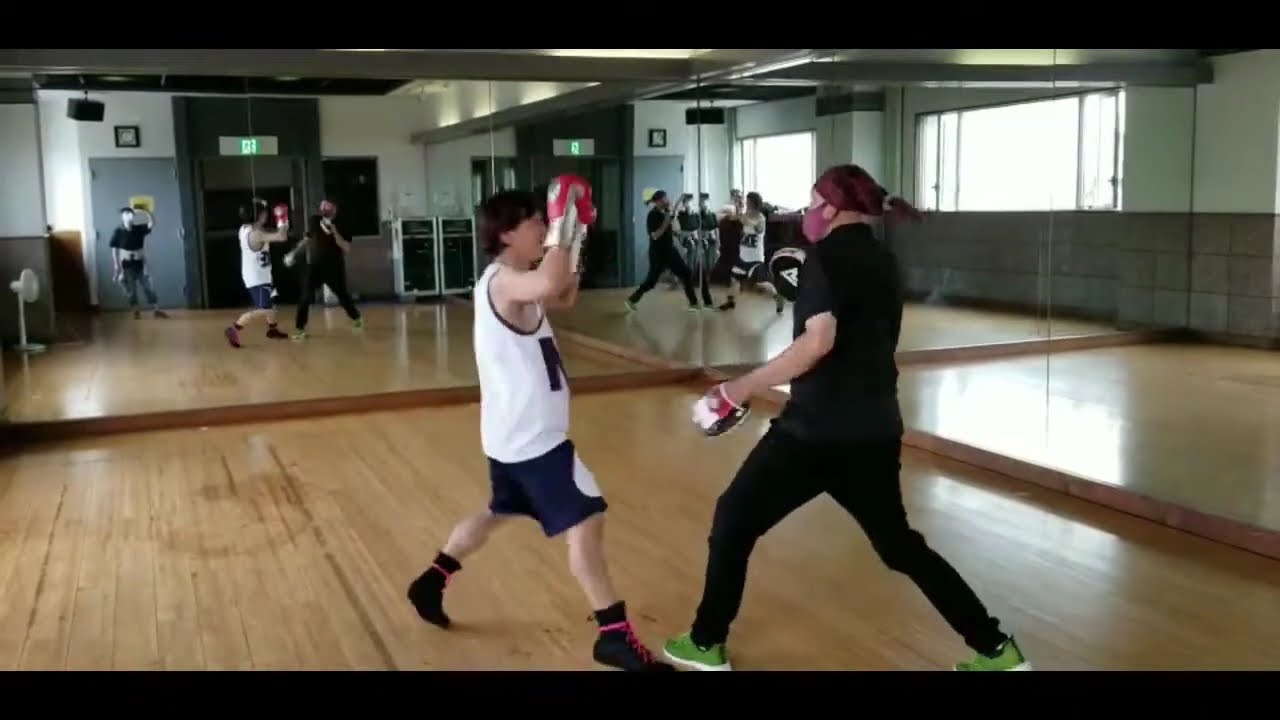 BOXING TRICKS （Arm Shield）アームシールド - YouTube