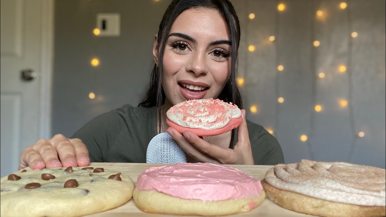 Asmr Copycat Crumbl Cookies mukbang🍪(crunchy eating sounds) - YouTube