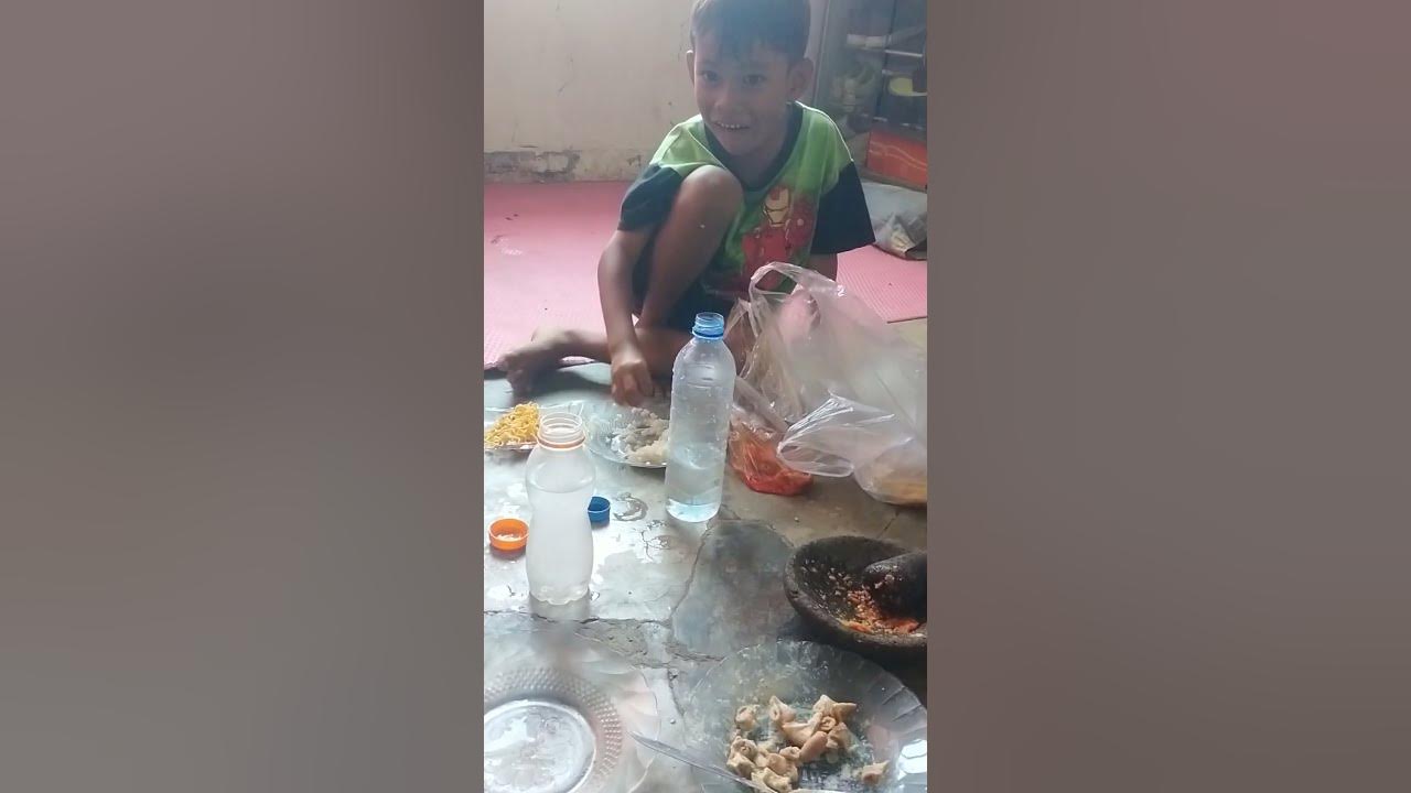 Makan Siang Gays Youtube