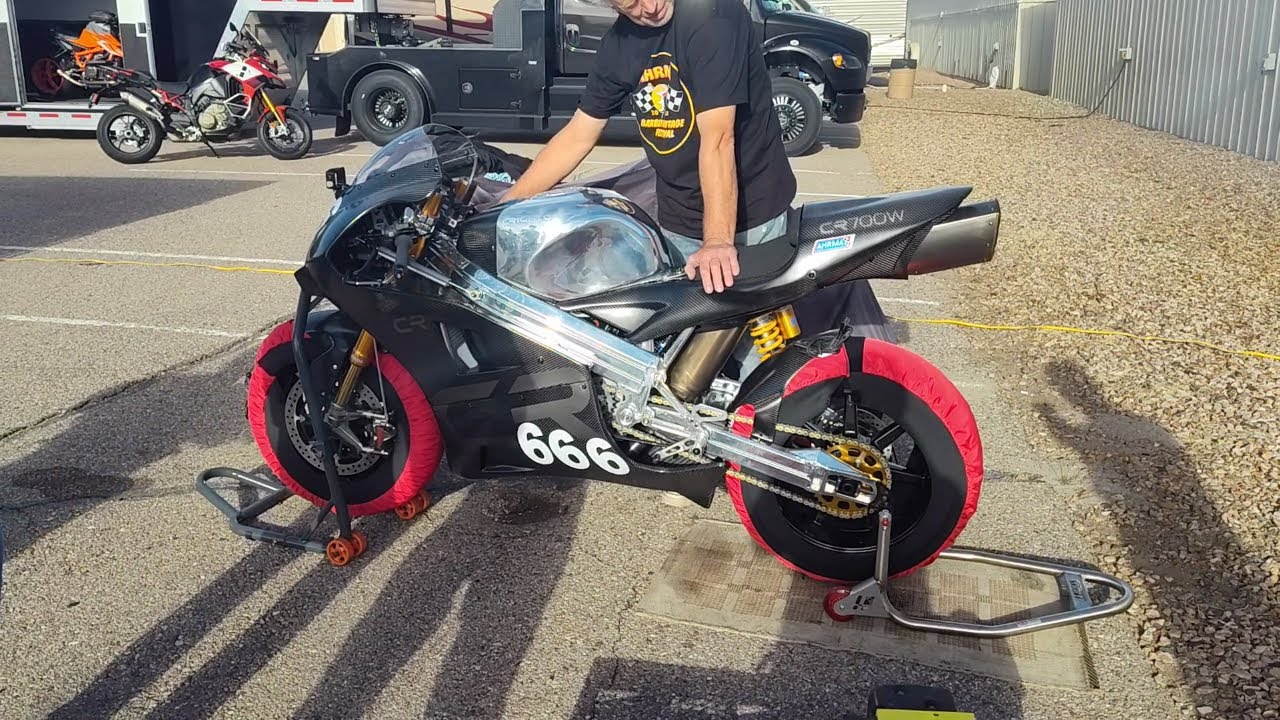 Pro racer rides Crighton CR700W - gives feedback - YouTube