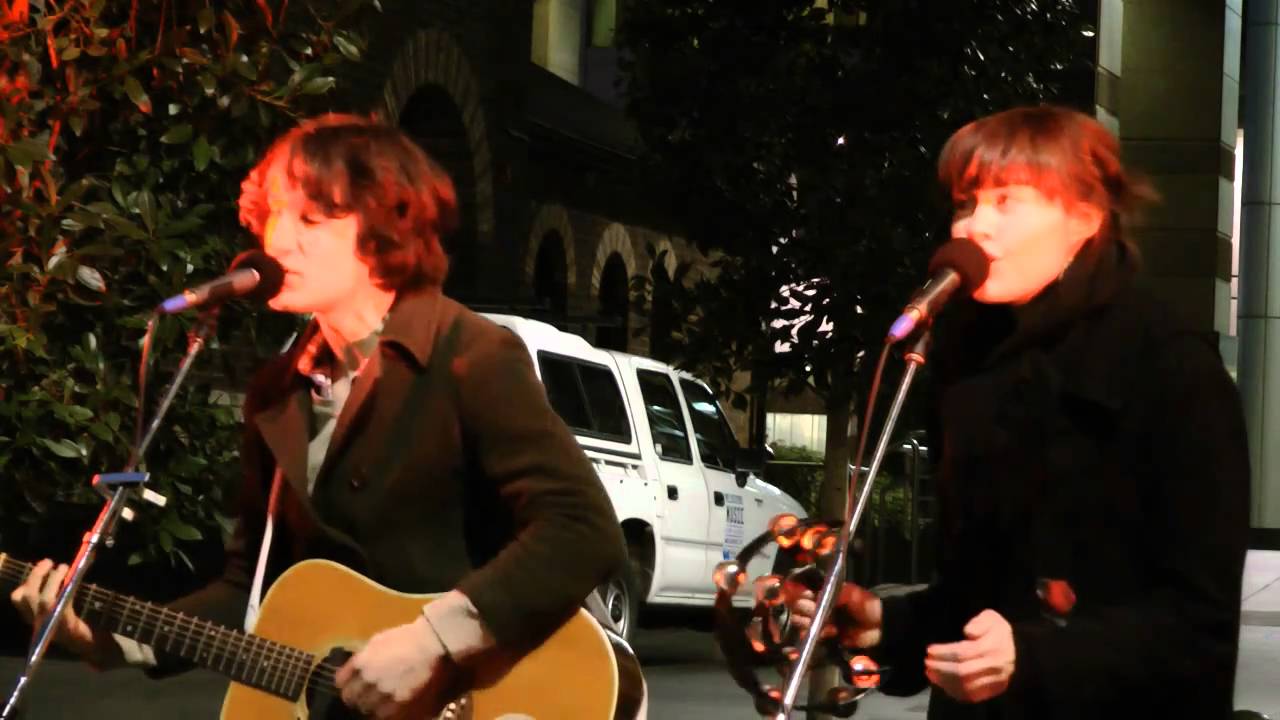 The Wellingtons at Melbourne Music Festival - Come Undone - YouTube
