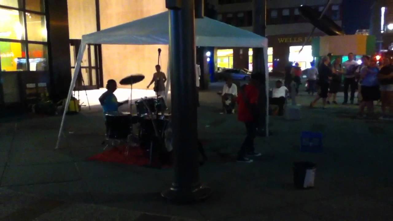 Two kids rocking out at 42st - YouTube