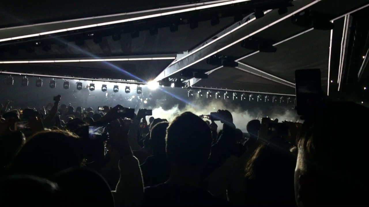 The Weeknd in Toronto - Beginning of Concert 05/26/17 - YouTube