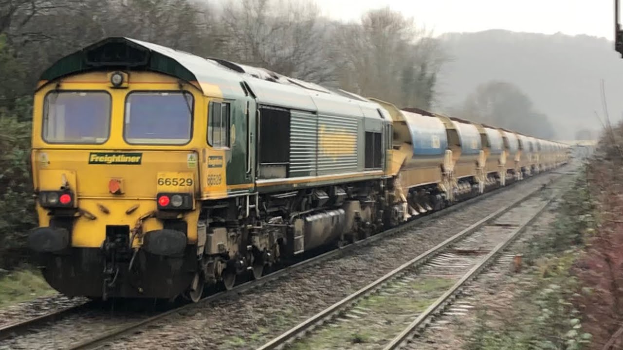 Freightliner 66511 & 66529 pass Taffs Well on 657R Westbury ...