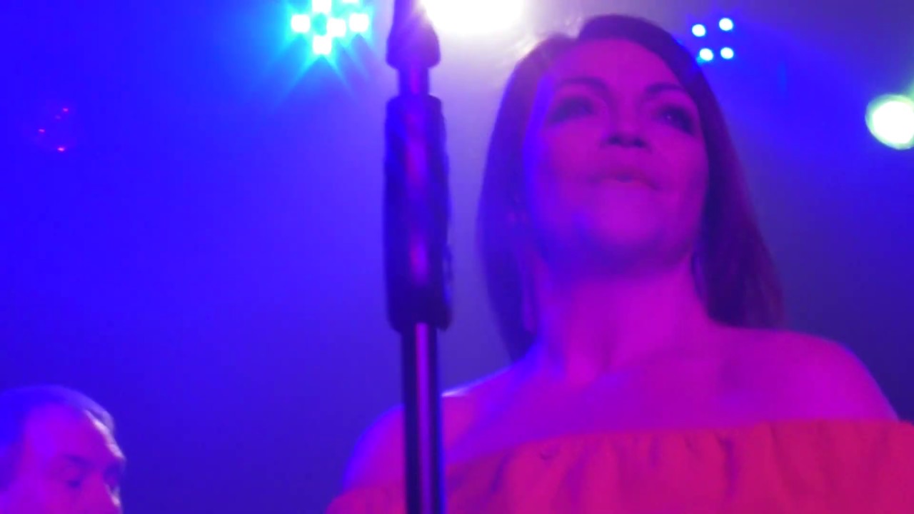 Maet Live - Intro / All revved up with no place to go (Live) - YouTube