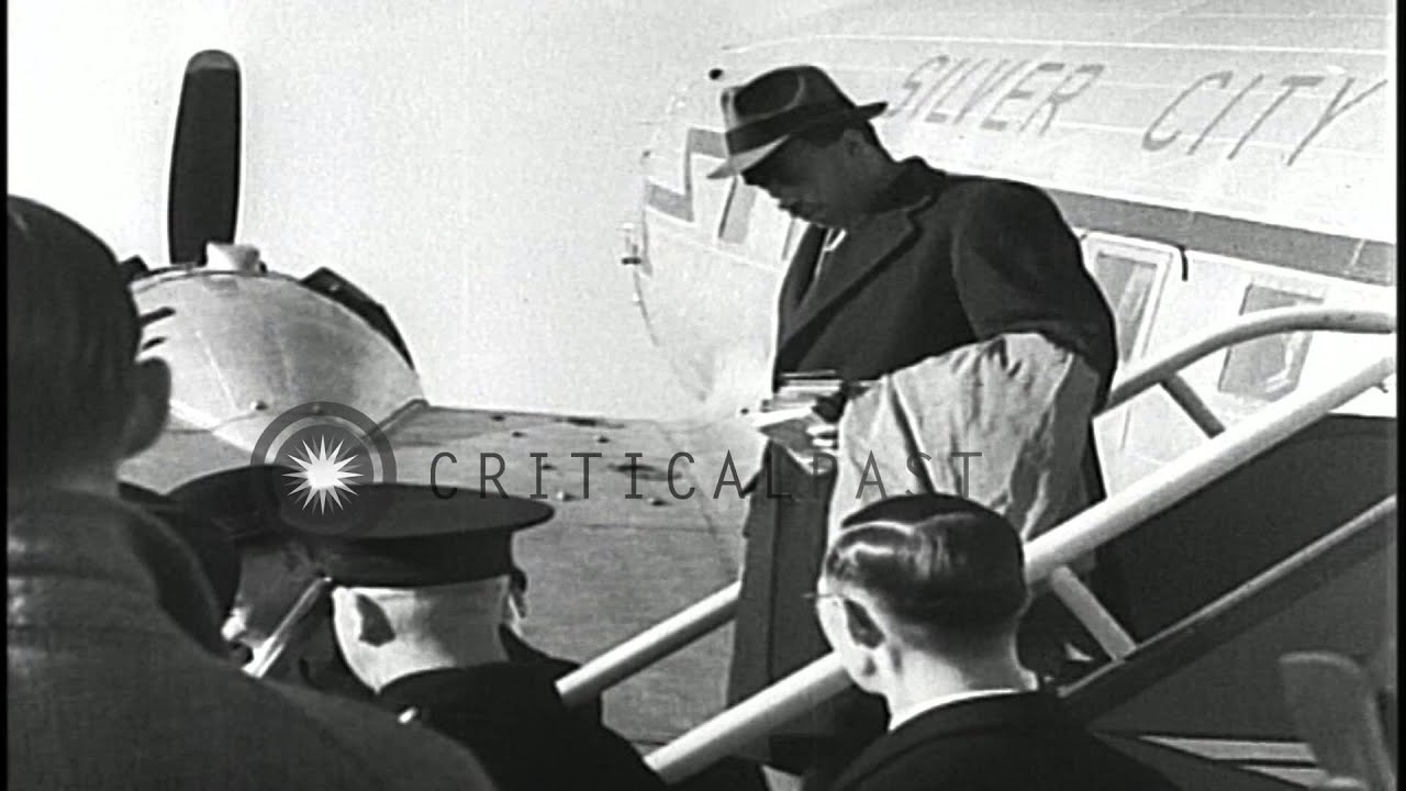 People give a warm welcome to former Prime Minister Winston Churchill ...