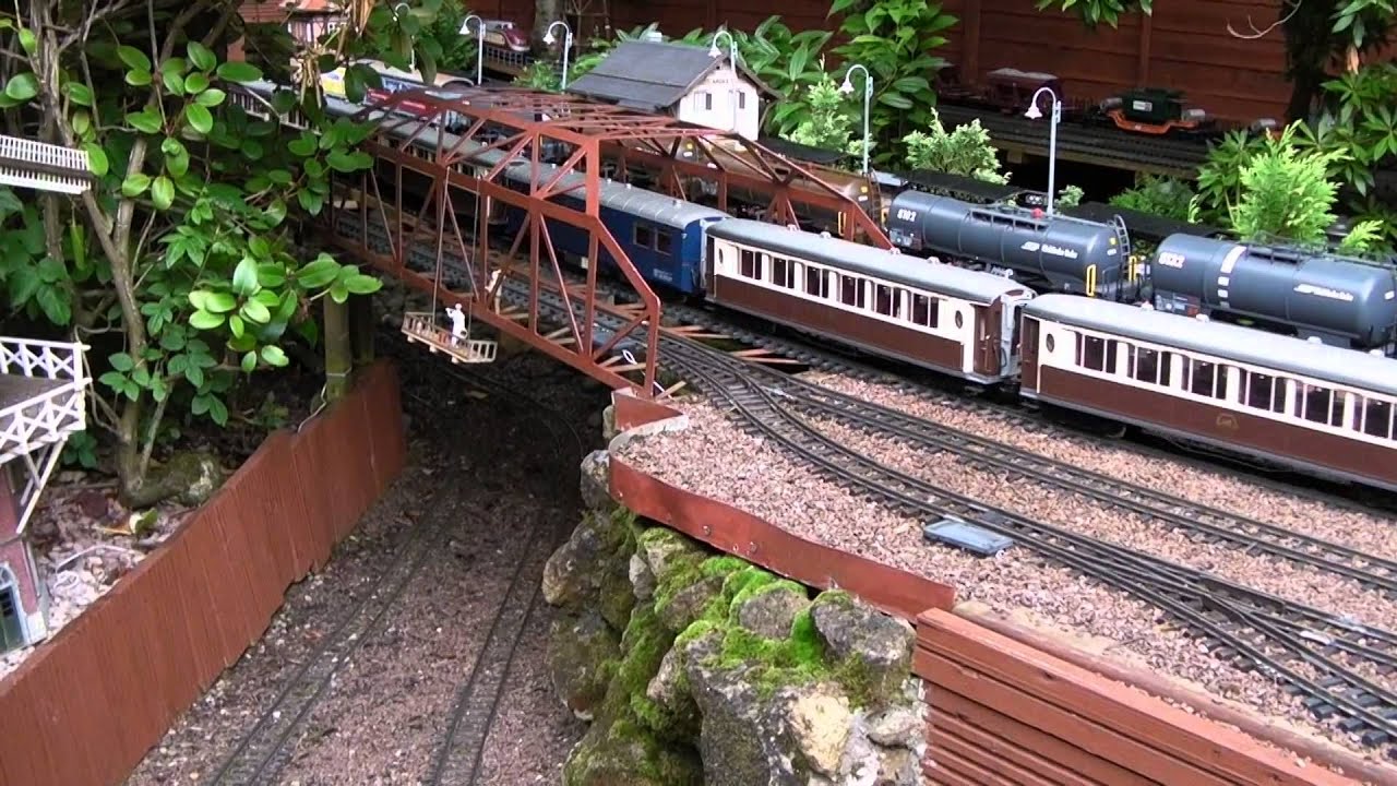G scale garden railway. - YouTube