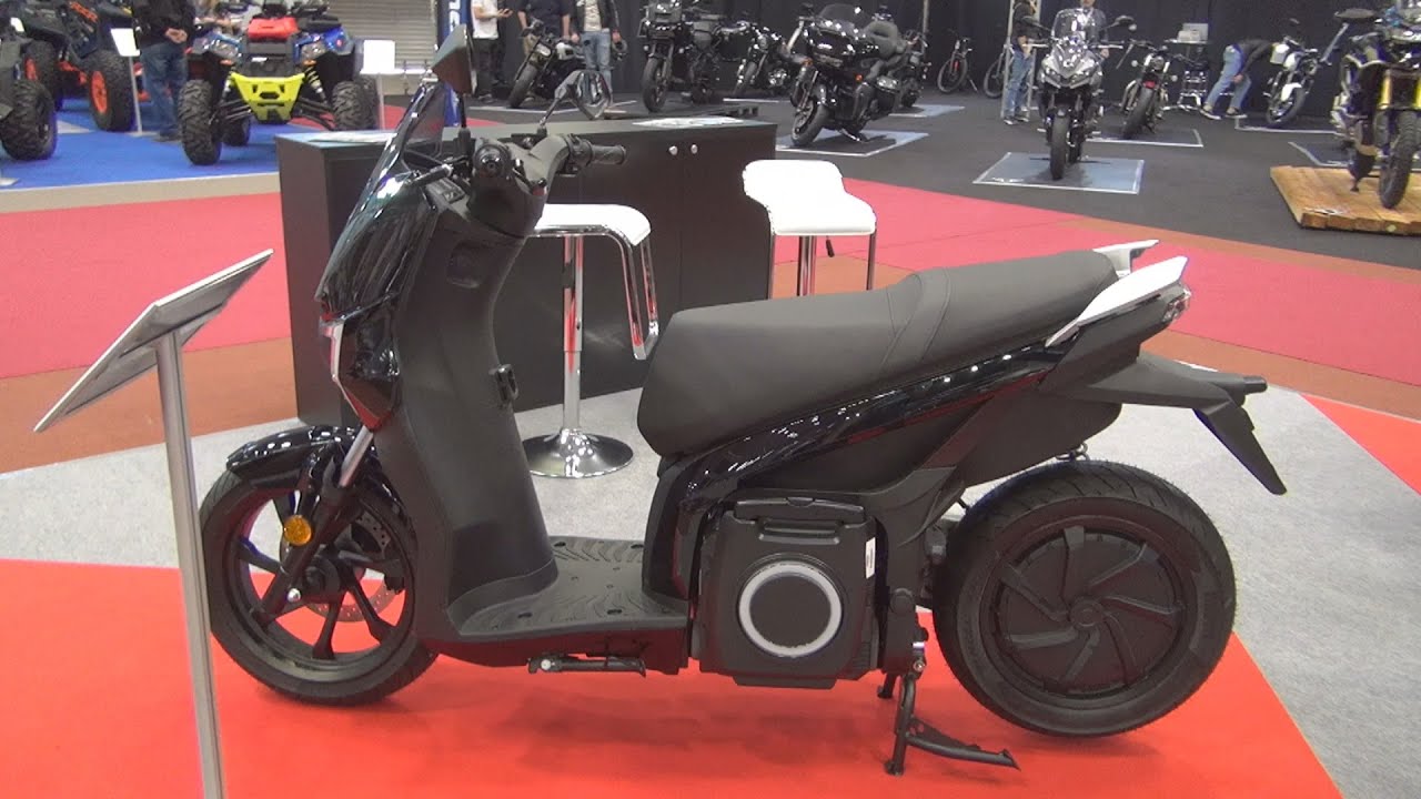 Silence S01 Electric Scooter (2022) Exterior and Interior - YouTube