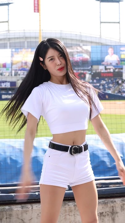 #20240410 KT 황재균 선수 응원가 #shorts #치어리더 #치어리더응원 #cheer #cheerleader - YouTube