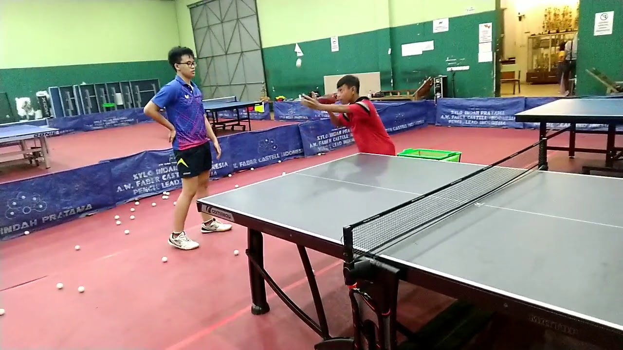 Shunil & Nael latihan Service... - YouTube