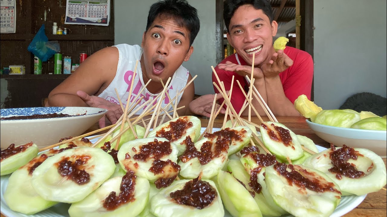 MUKBANG HILAW NA MANGGA WITH SPICY ALAMANG GRABE HALOS MAUBOS NANG MGA ...