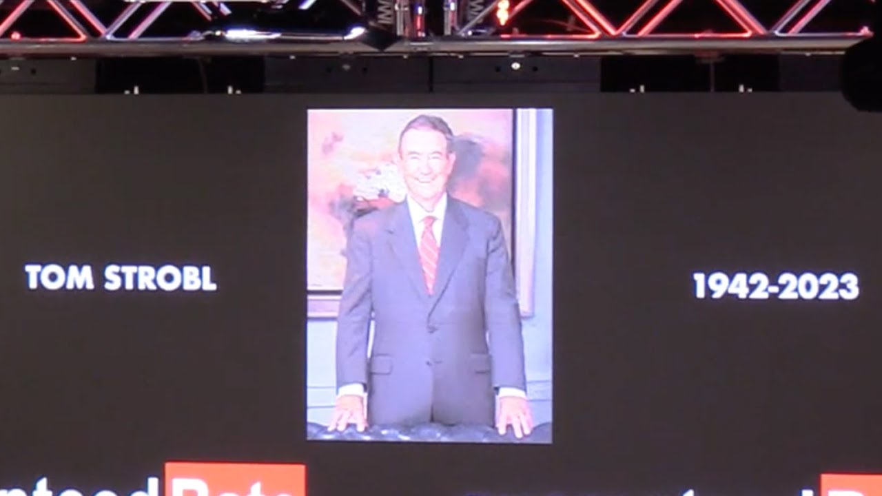 Moment of Silence for Tom Strobl before PBA World Championship - YouTube