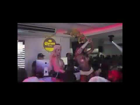 Culona Con la Tetas Paraitas Bailando Que ricos