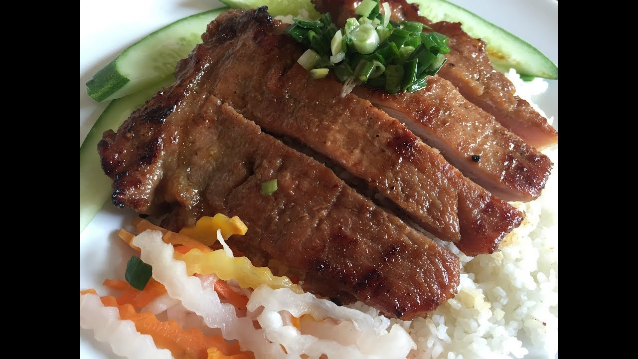 Broken rice or Com tam in Vietnam - YouTube