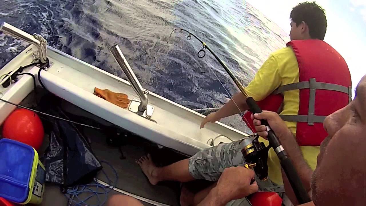 Aku Fishing in Hawaii - YouTube
