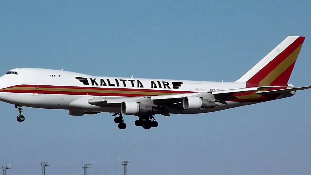 Kalitta Air 747-200 Cargo landing @ IAH - YouTube