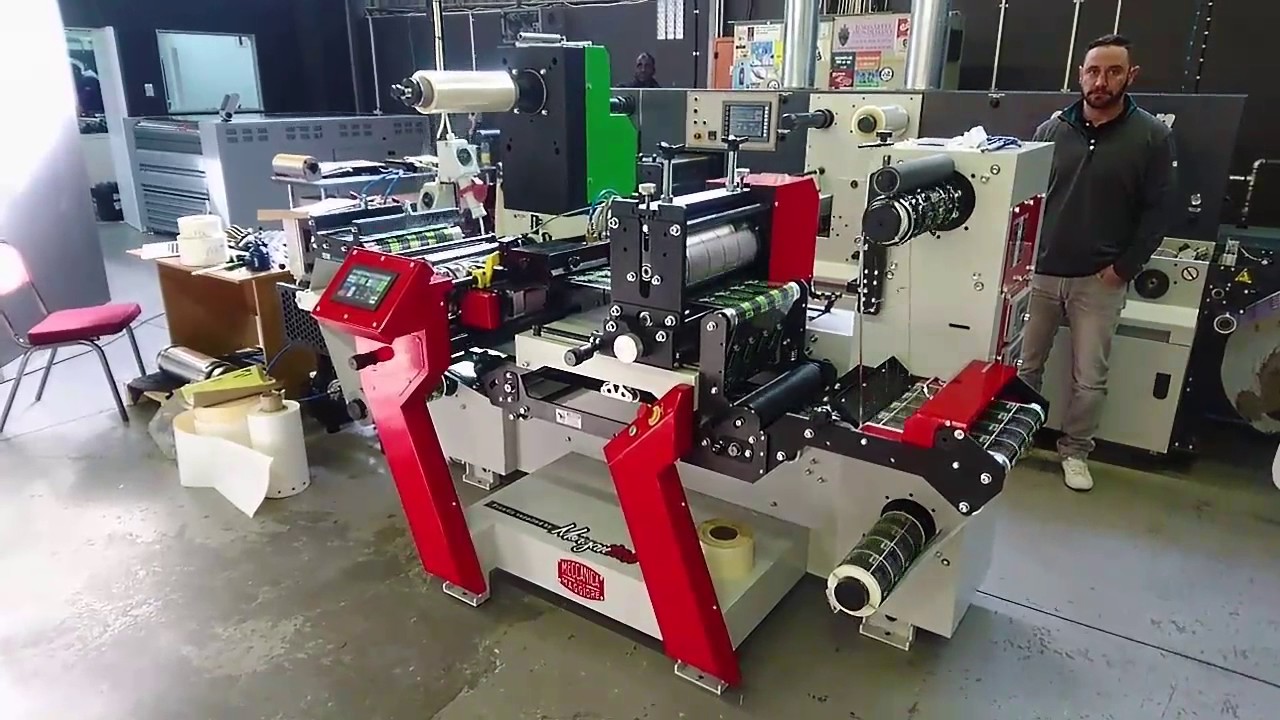 Fastrack F350 cutting HP Indigo labels - YouTube