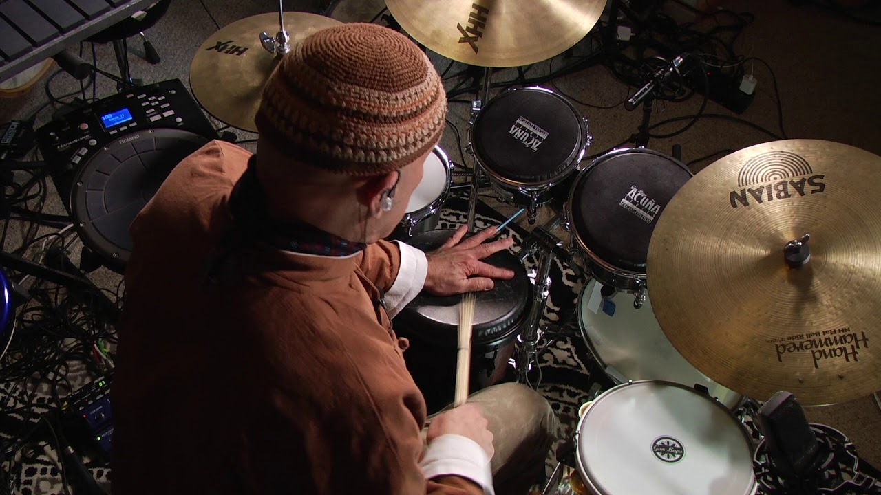 World Percussionist Tom Teasley Live Looping - YouTube