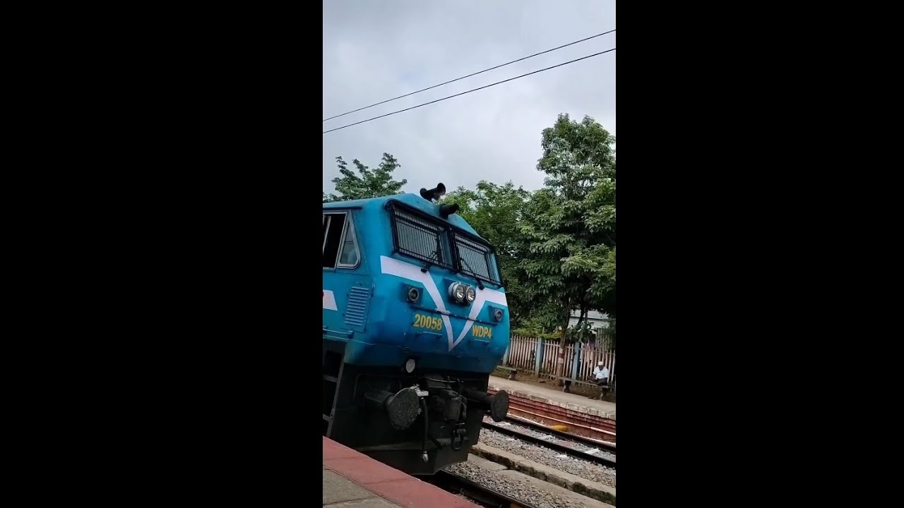 17326 MYSORE JN-BELAGAUM VISHWAMANAVA EXPRESS/DEPARTING KADUR JN/WITH ...