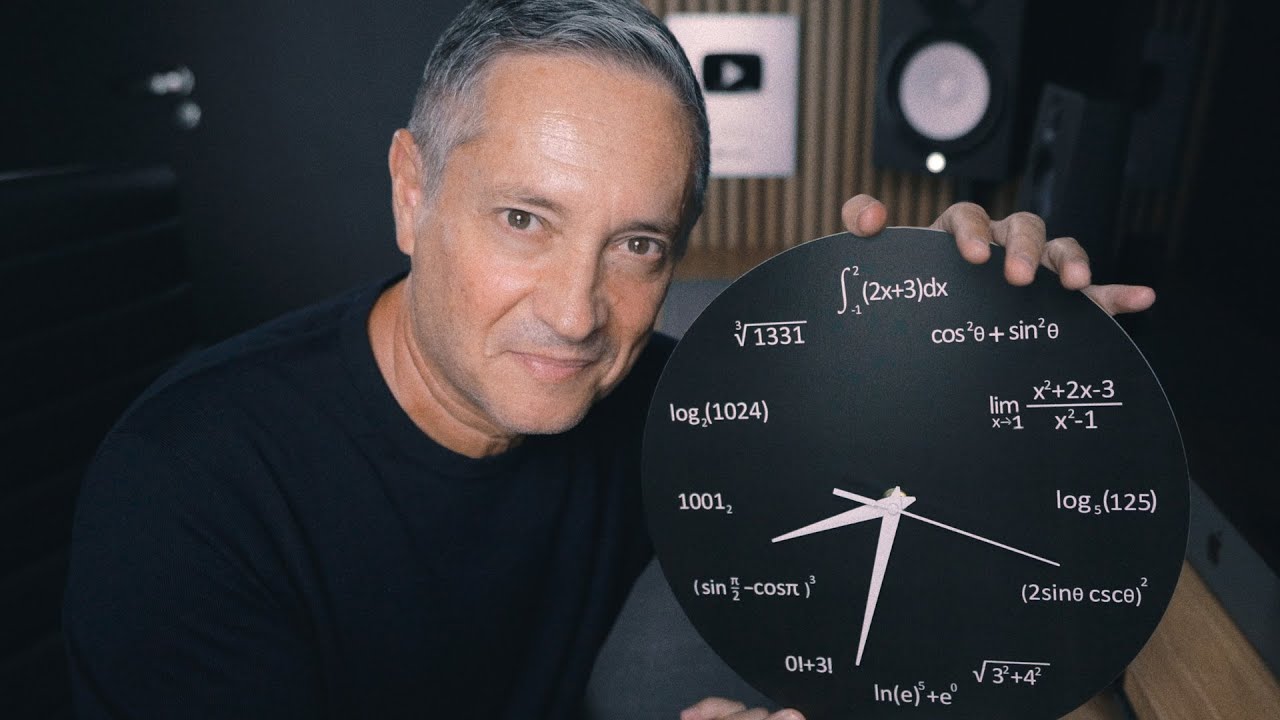 Operaciones matemáticas en un reloj de pared. Compruebo si equivalen a ...