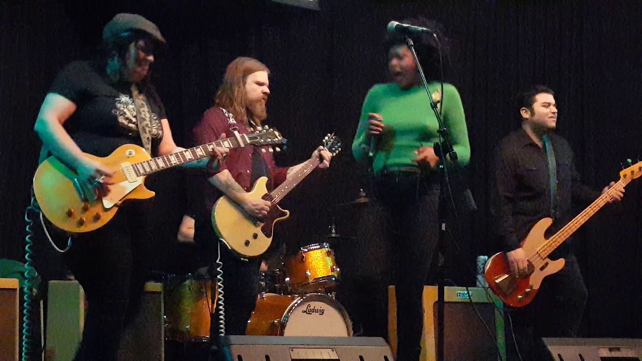 Nikki Hill Band "Holler Out Loud" live, featuring Laura Chavez - YouTube