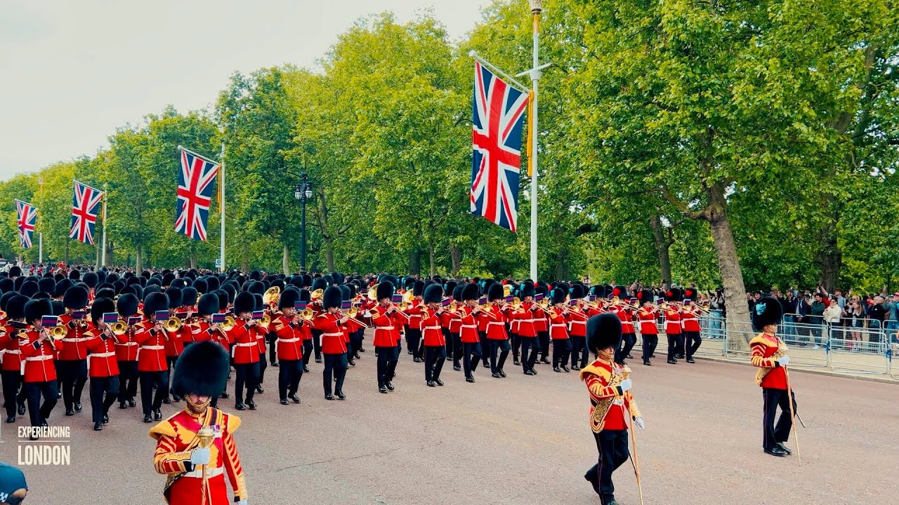 HUNDREDS OF HORSES & GUARDS MARCH FROM HORSE GUARDS PARADE | Horse ...
