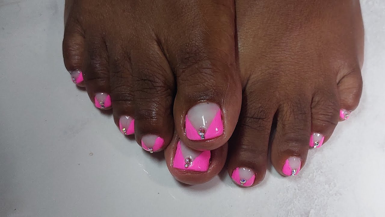 Toesday S2e1: V cut french toenail with swarovski | Toesday | toenail ...