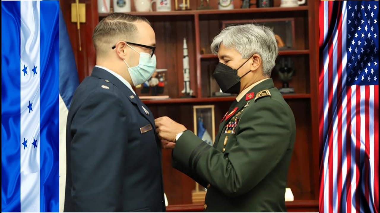 FFAA condecora a Teniente Coronel de EEUU - YouTube
